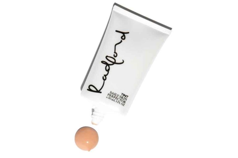 Celeb MUA Victoria Radford On Balance, Beauty & The Miracle For Looking ...