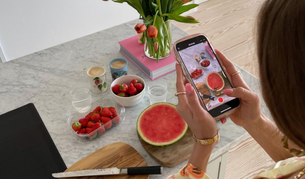 What Is The “Clean Girl Aesthetic” Trend? - FLEETSTREET