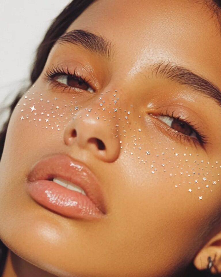 The Prettiest, Sparkliest & Shiniest Holiday Makeup—That’s Available In ...